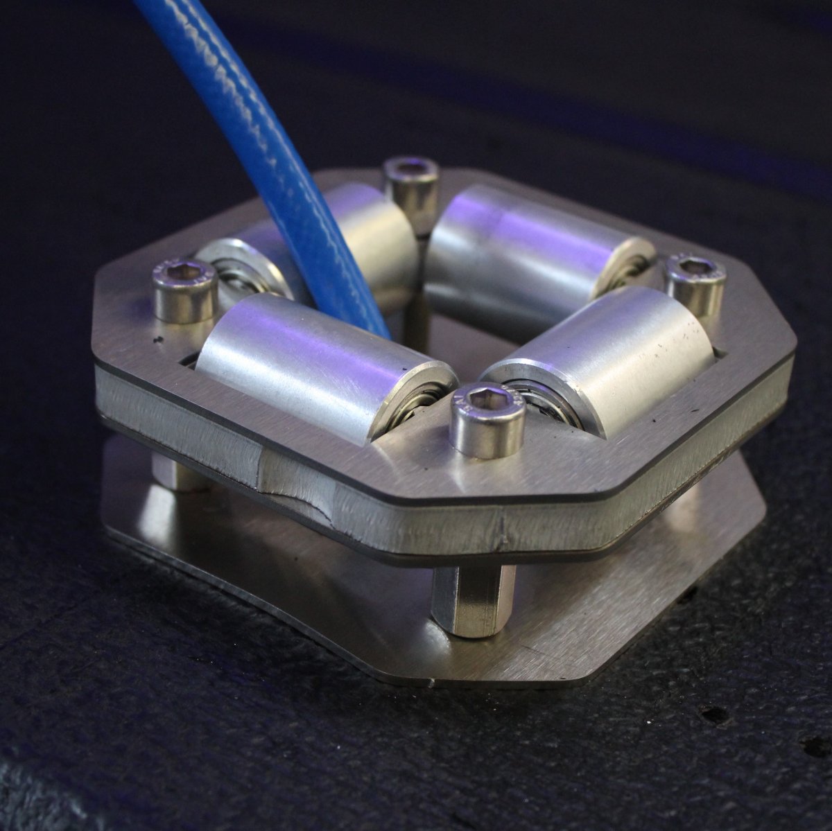 Hose guide roller, stainless with floor feedthrough - Hose reels ...